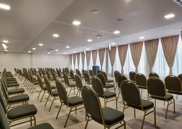 Lefel Hotel